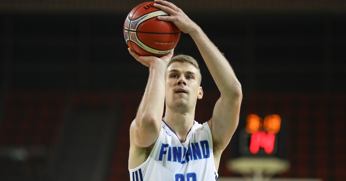 Carl Lindbom päätti kauden 32 pisteen peliin - Salin ja Koponen ...