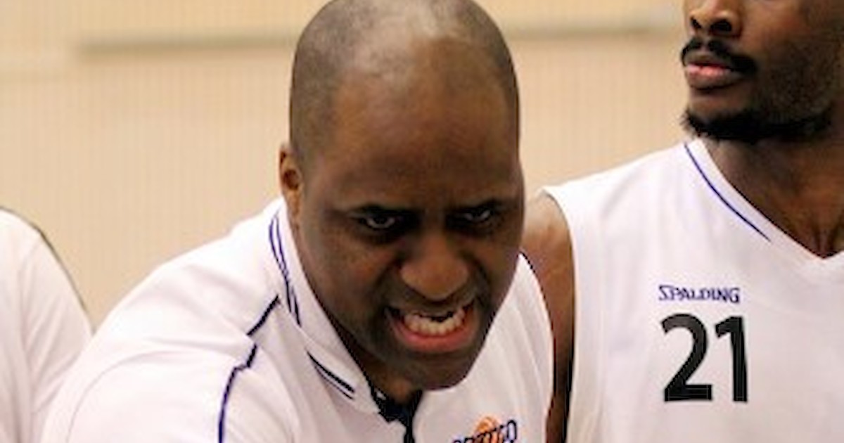 Derrick Crayton jatkaa Korikobrien apuvalmentajana