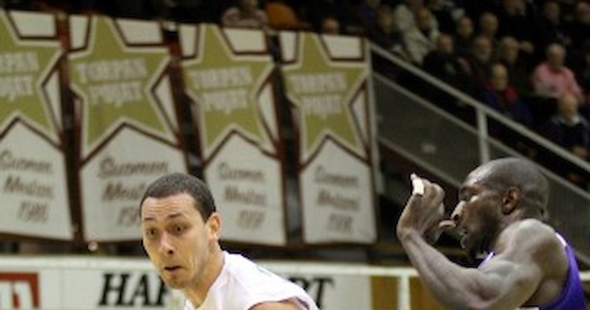 Eero Lehtinen ja DeAngelo Alexander Salon Vilppaaseen