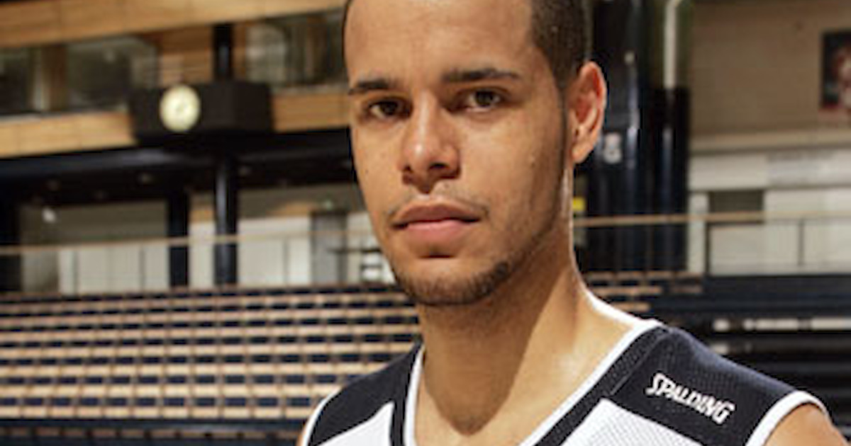 Gerald Lee Jr. valmistautuu NBA:n draftitilaisuuteen