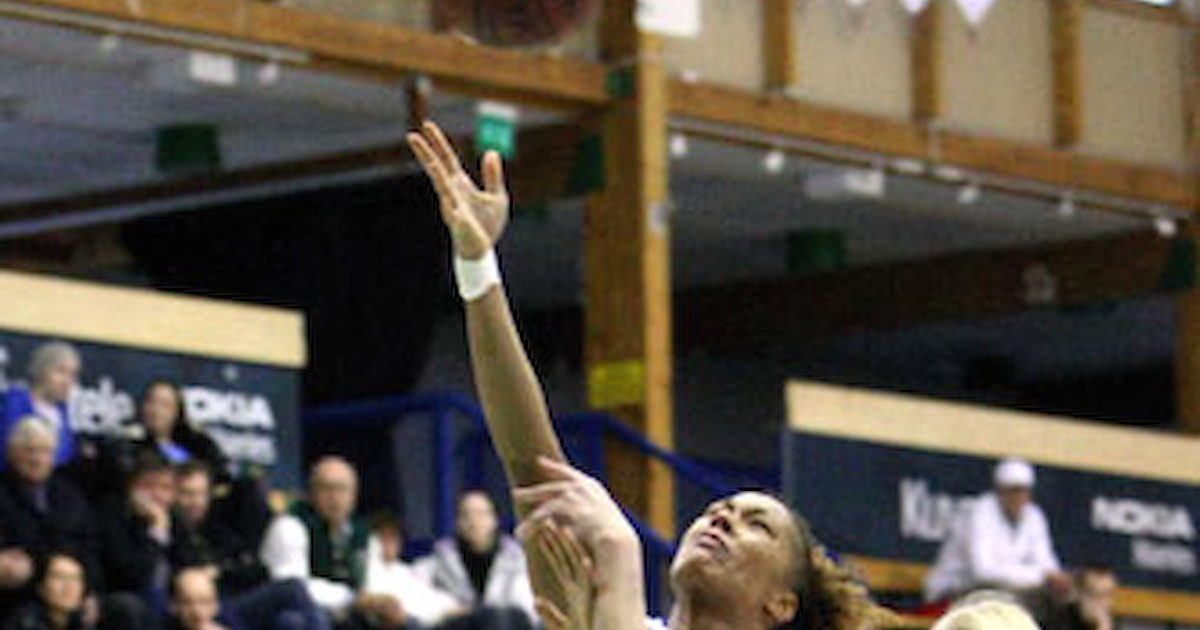 Michaela Moua naisten SM-sarjan kuukauden pelaaja